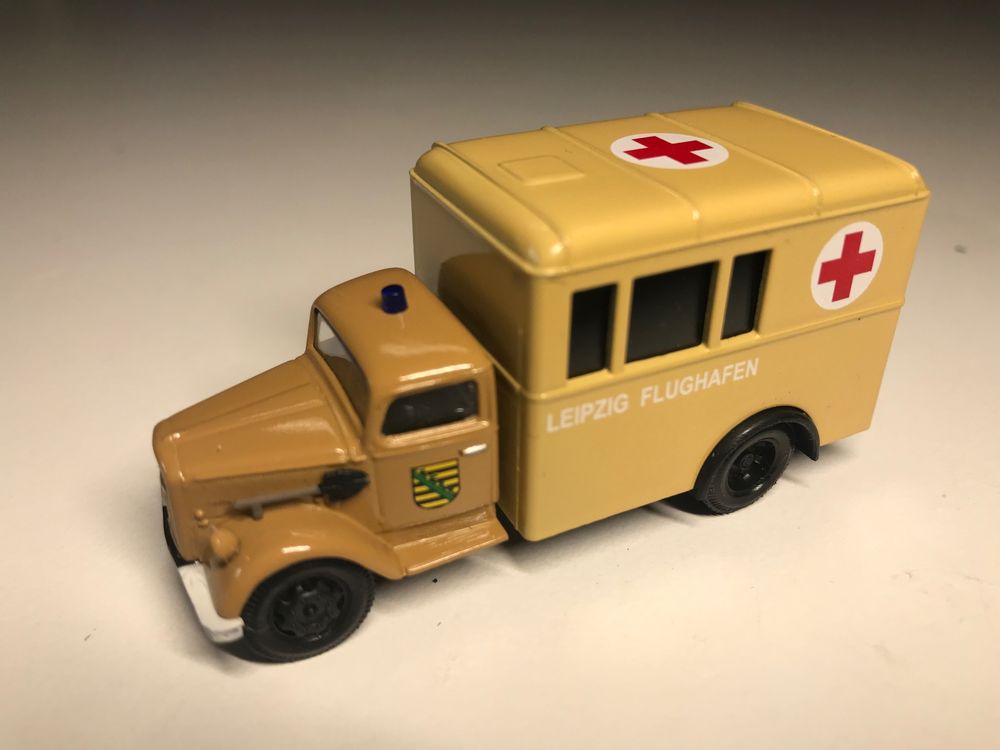 Opel Blitz Sanität Flughafen Leipzig 1/87 (228) (Neu und originalverpackt) in Hochfelden für CHF ...