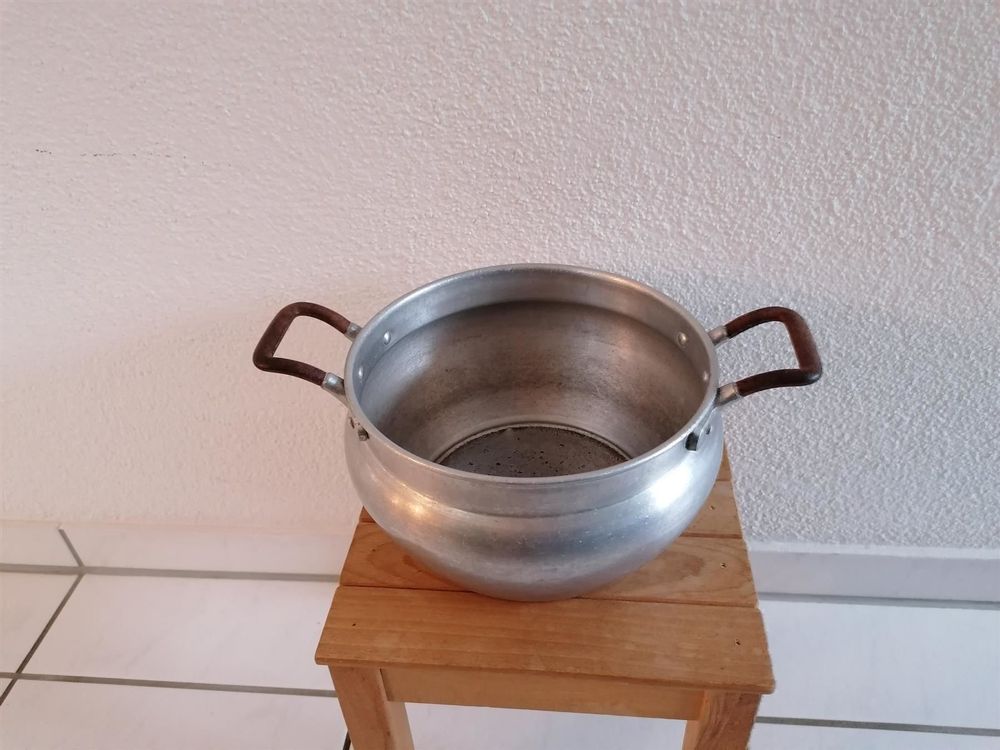 Alter TOPF aus Aluminium - Blumentopf ?? | Kaufen auf Ricardo