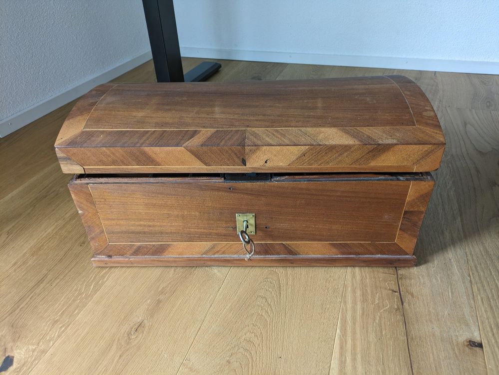 schöne kleine ältere Holz truhe ca. 55x26x31cm gross | Kaufen auf Ricardo