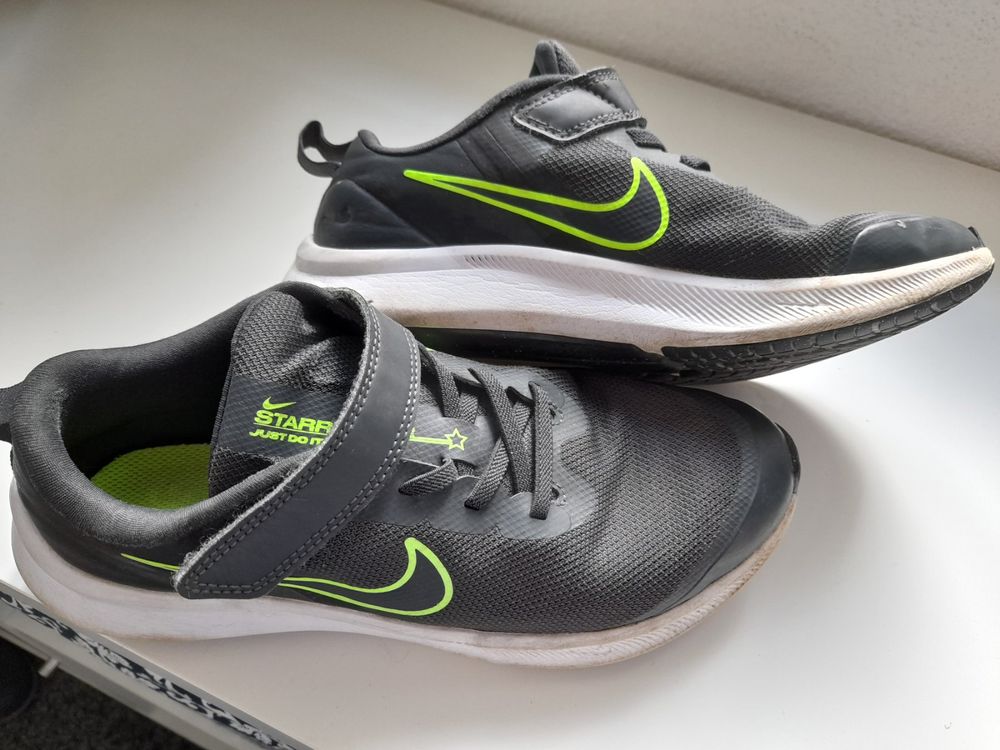 Nike Turnschuhe, Grösse 35 (Gebraucht) in Pfungen für CHF 6 – mit Lieferung auf Ricardo kaufen