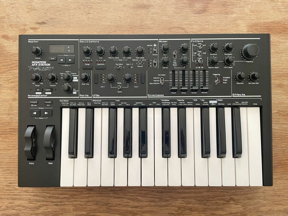 Novation AFX Station (Aphex Twin) monophon analog Snyth (Neu (gemäss ...