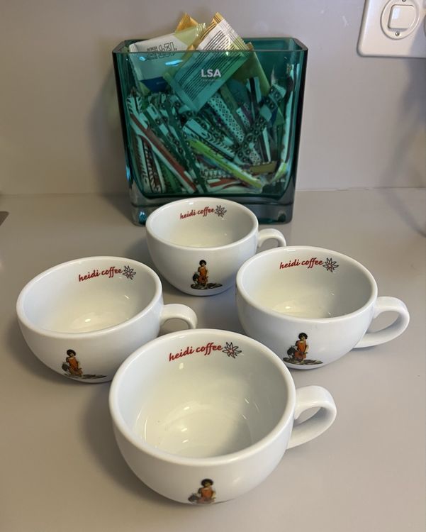 4 NOST Kaffee Tassen mit Heidi Motiv! (Gebraucht) in chur für CHF 8 ...