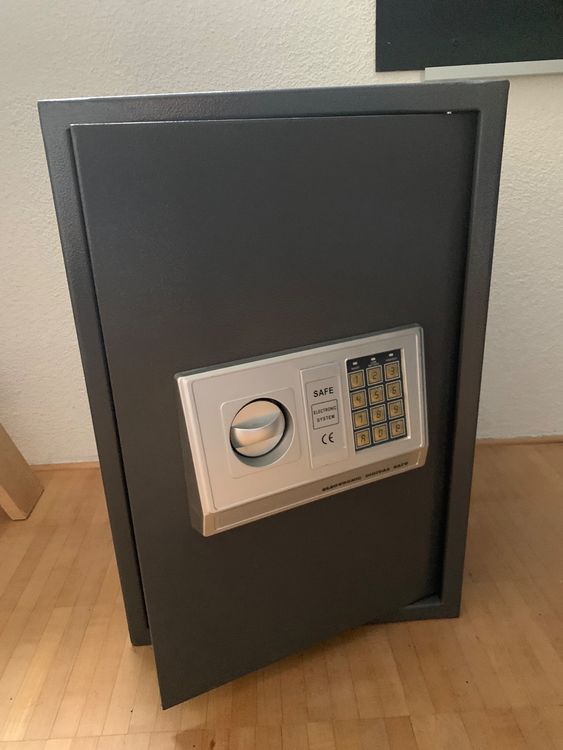 Schone Tresor Gebraucht Zu Verschenken Bild