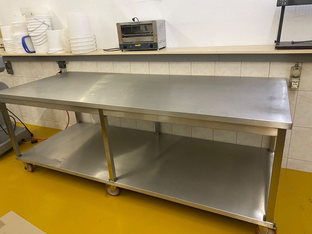 Gastro Chromstahl Tisch 250cm X 100cm, hohe 90cm (Gebraucht) in Rorschach für CHF 914 – nur ...