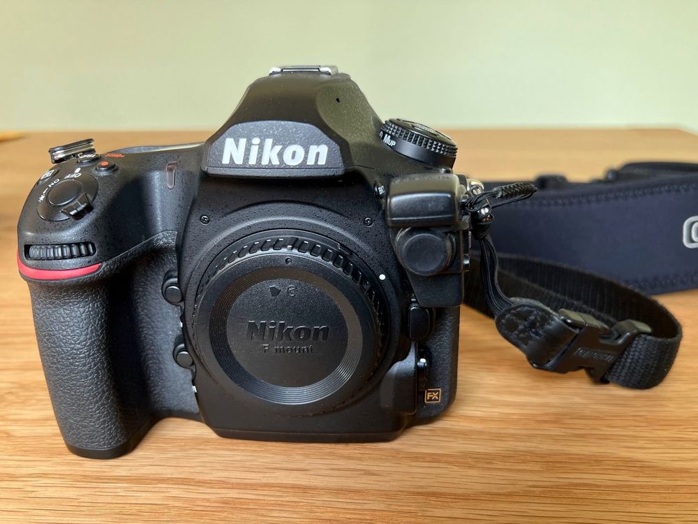 Nikon D850 mit GPS und Objektiv Tamron AF 24-70mm 2.8 Di V6 (Gebraucht ...