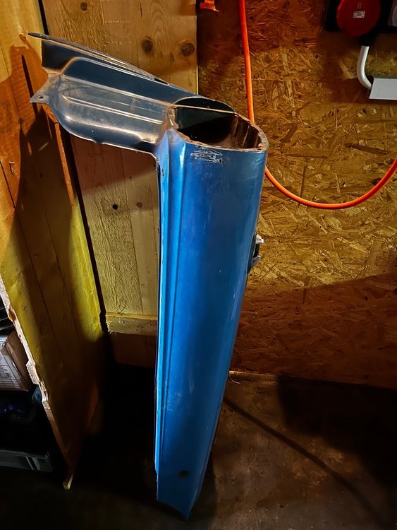 NUR 40 chf Mercedes Benz Oldtimer W 114/115 rechts (Gebraucht) in Luzern für CHF 40 – nur ...