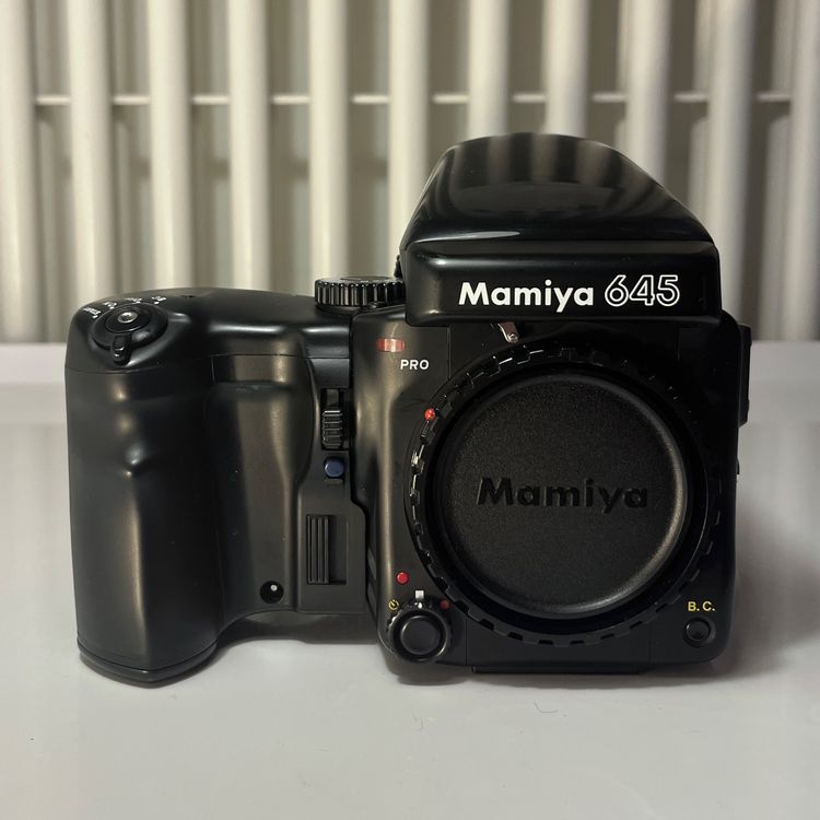 Mamiya 645 Pro mit Power Winder, Film Back & Prizm Finder (Gebraucht ...