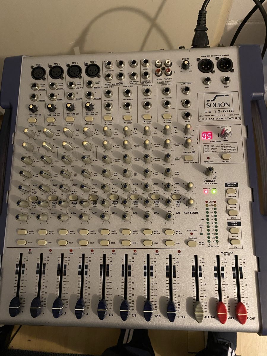 Solton Power mixer CS 12/602 (Defekt) in sulgen für CHF 60 – mit ...