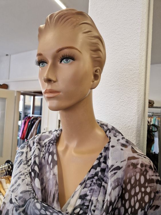 Wunderschne Schaufensterpuppen Zu Verschenken Fotos
