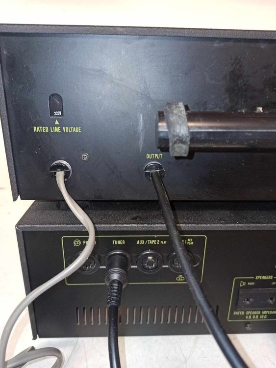 Amplificateur + tuner Sharp vintage. (Gebraucht) in La Chaux-de-Fonds für CHF 50 – mit Lieferung ...