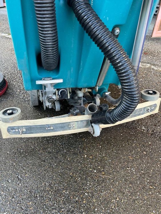Scheuersaugmaschine Tennant 5100, ähnlich wie eine Wetrokmas (Defekt ...