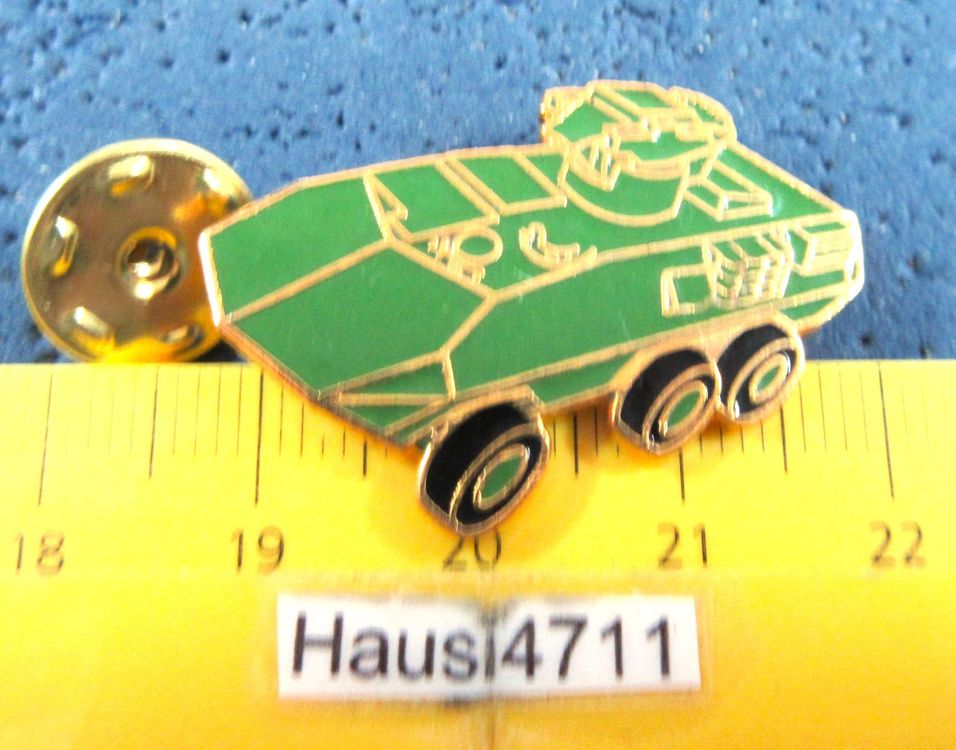 PNEU-RAD-PANZER 3ACHSEN PIN ENAMEL (Gebraucht) in Ettingen für CHF 4.95 – mit Lieferung auf ...