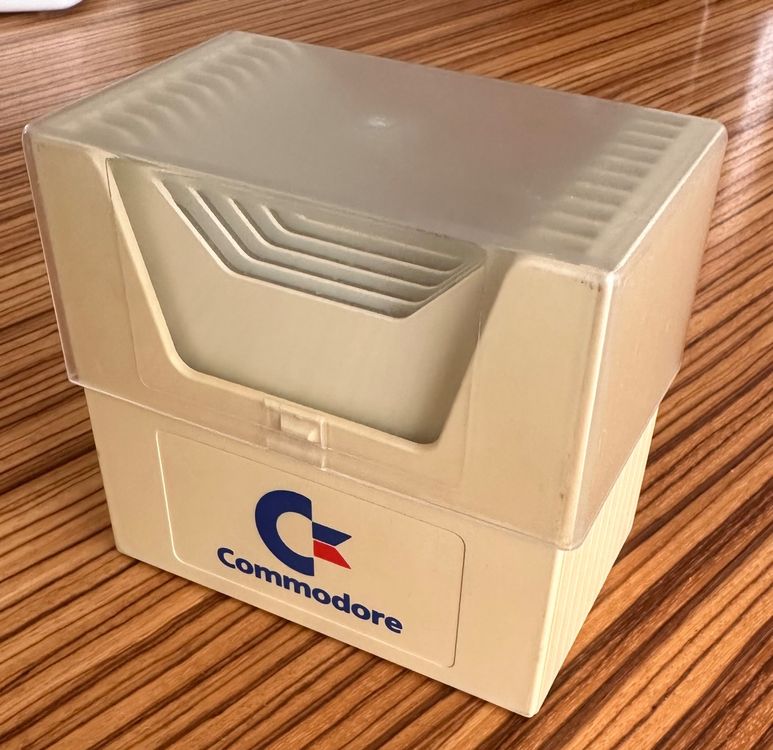 Diskettenbox mit Commodore Aufdruck (Gebraucht) in Nussbaumen AG für ...