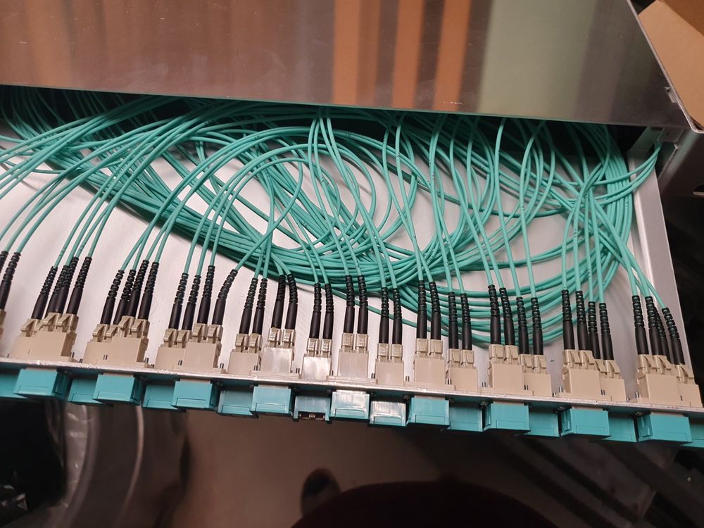 LWL Patch-Panel 19" 19Zoll 2x24 Port bestück Patchpanel (Gebraucht) in ...