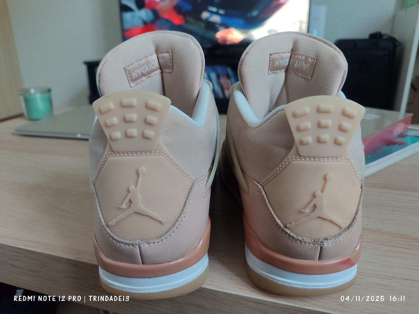 Jordan 4 Shimmer 42 (D'occasion) à Le Noirmont pour CHF 60 – avec ...
