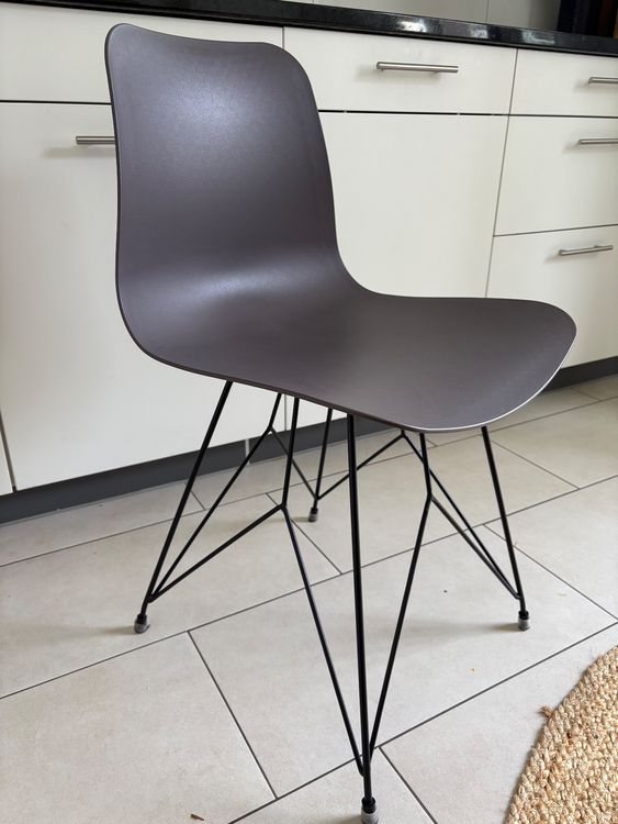 3 moderne Schalenstühle, Anthrazit, Metallbeine (Gebraucht) in Luzern für CHF 25 – nur Abholung ...