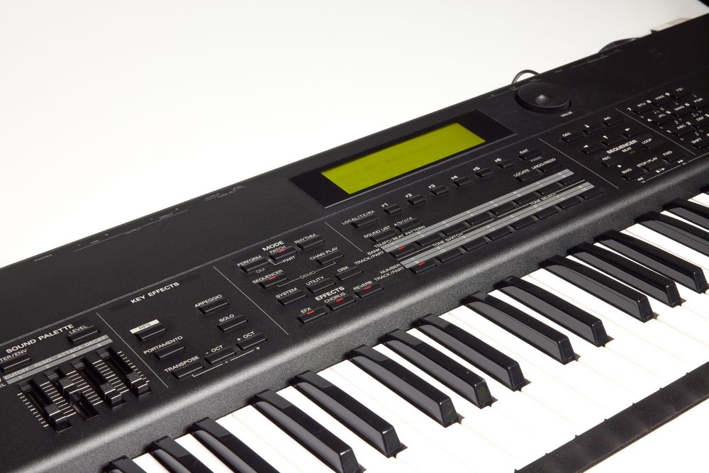Roland XP-80 Workstation – Der legendäre Sound der 90er (Gebraucht) in ...