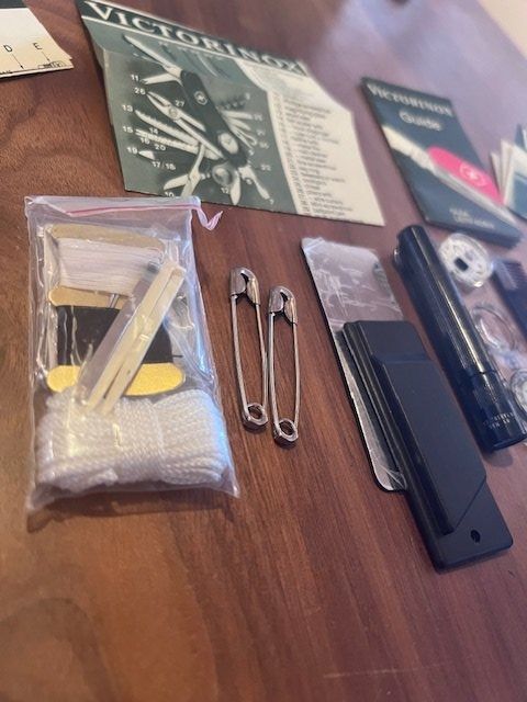 Victorinox SwissChamp Survival Kit SOS-Set 1.8816 (Uhr) (Neu und ...