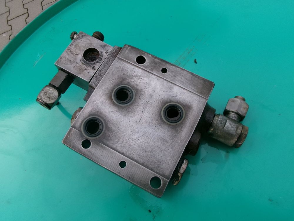Bosch SB7 - Anhängerbremsventil - Deutz -Fendt -Bührer IHC (Defekt) in Eschenbach SG für CHF 300 ...