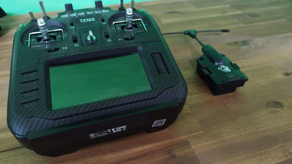 Radiomaster TX16S Max Carbone avec TBS Crossfire (Neu (gemäss ...