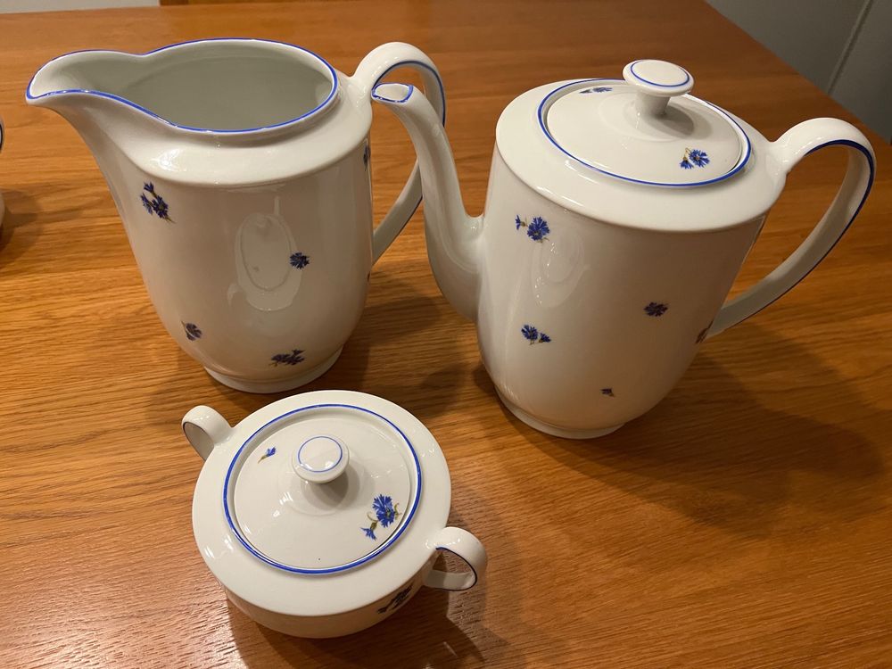 Schöner alter Kaffee-Service KAHLA, Kornblumen, 25-teilig (Gebraucht) in Watt für CHF 45 – nur ...