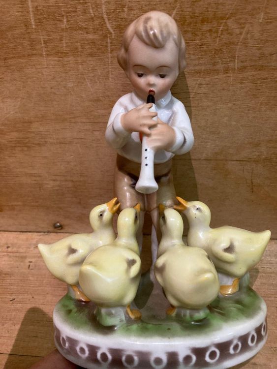 Süsse Gerold Porzellan Figur "Knabe mit Flöte und Enten" (Gebraucht) in ...