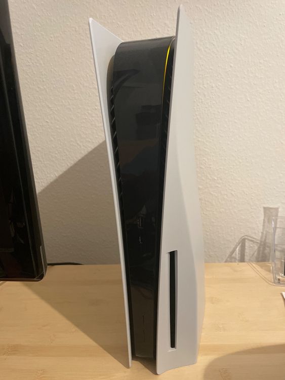 PS5 Disc Version mit God of War PS5 | Kaufen auf Ricardo