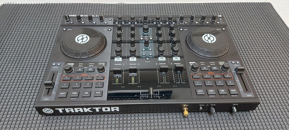 Traktor Kontrol S4 MK2 - Native Instruments, neuwertig | Comprare su Ricardo
