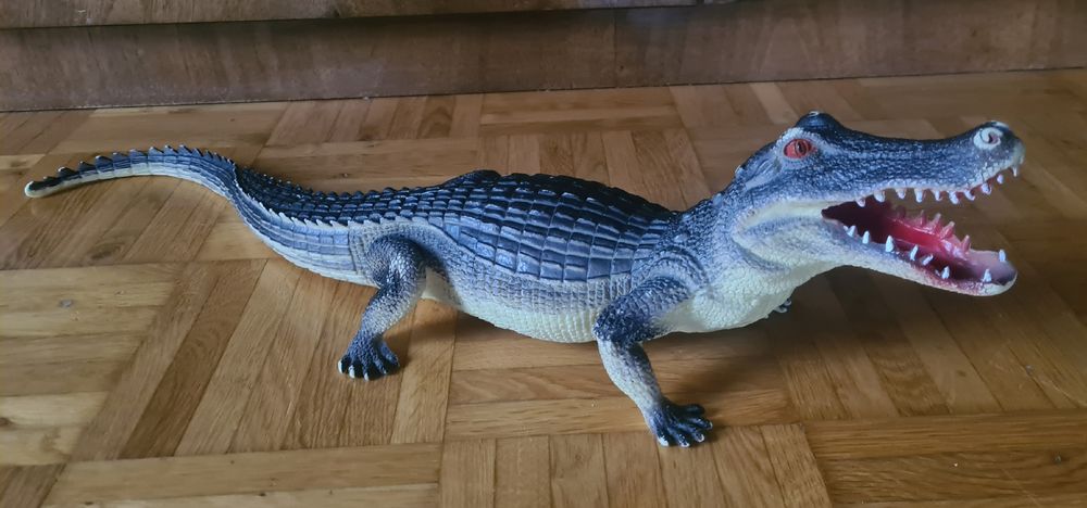 Alligator en plastique dur 60 cm (Gebraucht) in Tramelan für CHF 12 ...