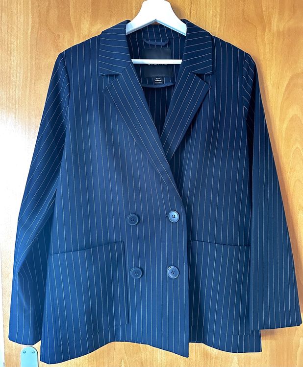 Dunkelblauer Blazer von MONKI | Kaufen auf Ricardo