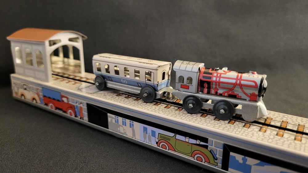 Train Station SCHYLLING (Neu und originalverpackt) in Basel für CHF 28 ...