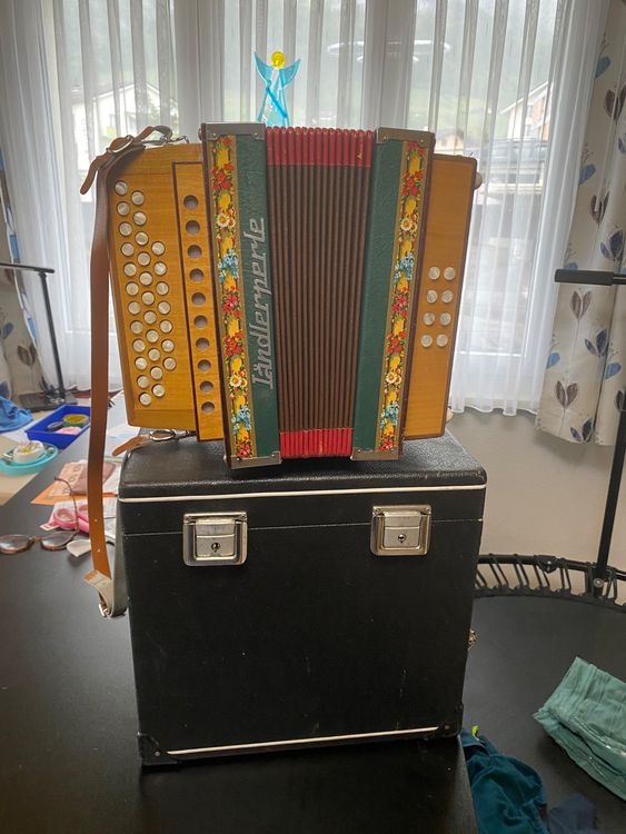 Schwyzerörgeli Ländlerperle (Gebraucht) in Schüpfheim für CHF 270 – nur ...