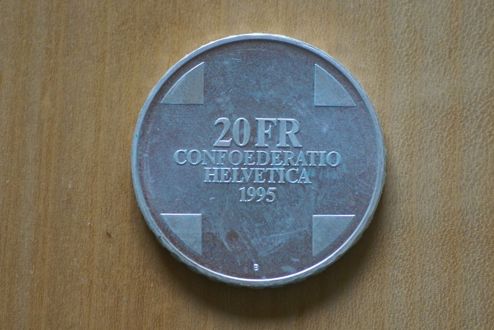 20 Fr.-Gedenkmünze 1995 "Rätische Schlangenkönigin" (Gebraucht) in Reinach für CHF 25 – mit ...