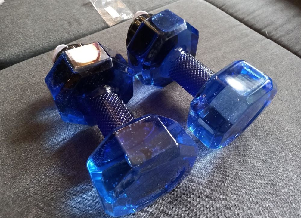 2x Wasserhantel 1500ml - 2x haltère à eau 1500ml (Neu und originalverpackt) in Bremblens für CHF ...