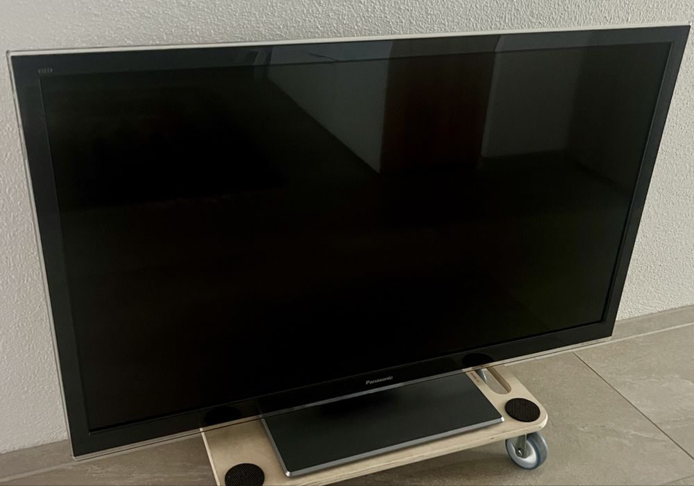 Panasonic TX-L42ET5E LCD TV - Top Zustand! 📺 41 Zoll (Gebraucht) in ...