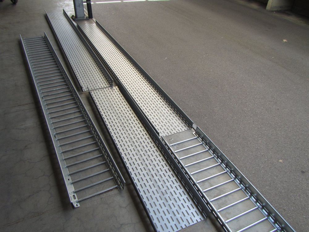 Posten Kabeltrasse Elektrotrasse (Gebraucht) in Belp für CHF 20 – mit ...