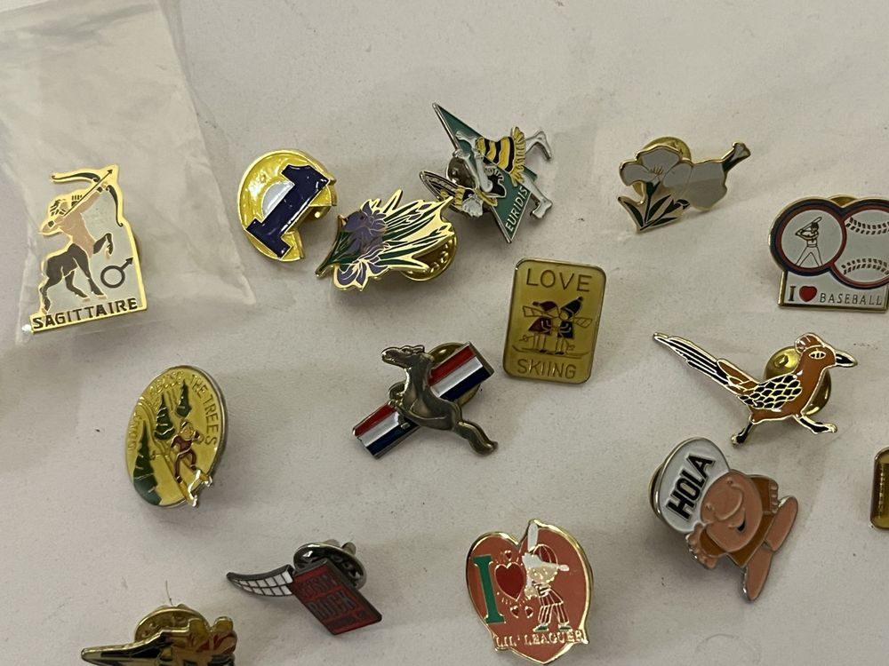Vintage Anstecknadeln Set, Pins Sammlung (nik91) (Gebraucht) in Aarau ...