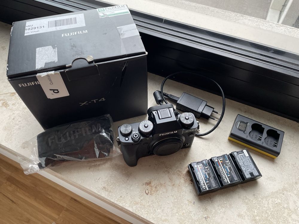Fujifilm XT4 / mit viel Zubehör (Gebraucht) in Zürich für CHF 800 – mit Lieferung auf Ricardo kaufen