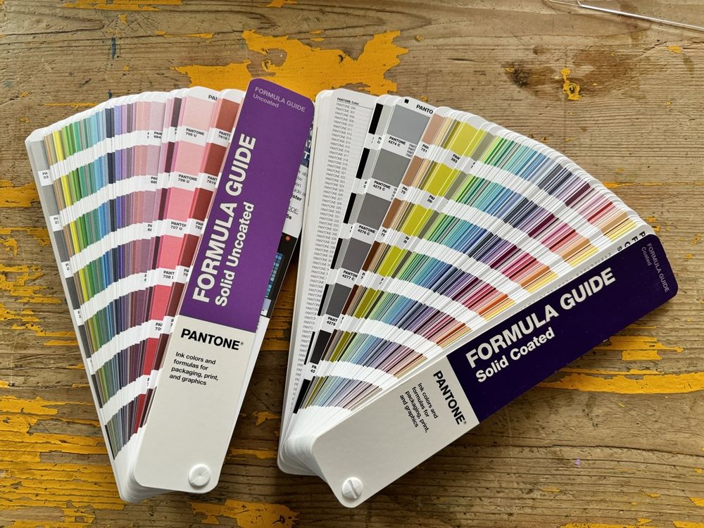 PANTONE Formula Guide Set coated/uncoated (2022) (Neu und ...