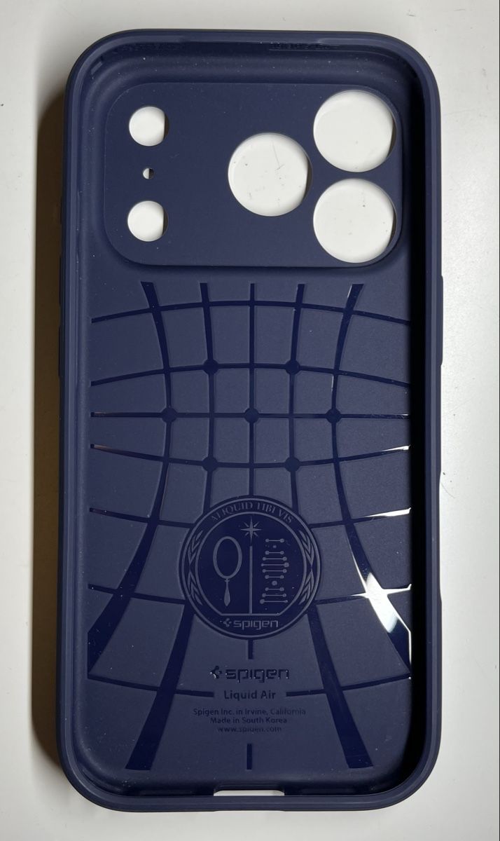 Spigen Liquid Air IPhone 17 Pro Navy blue case (Usato) a Pully per CHF ...