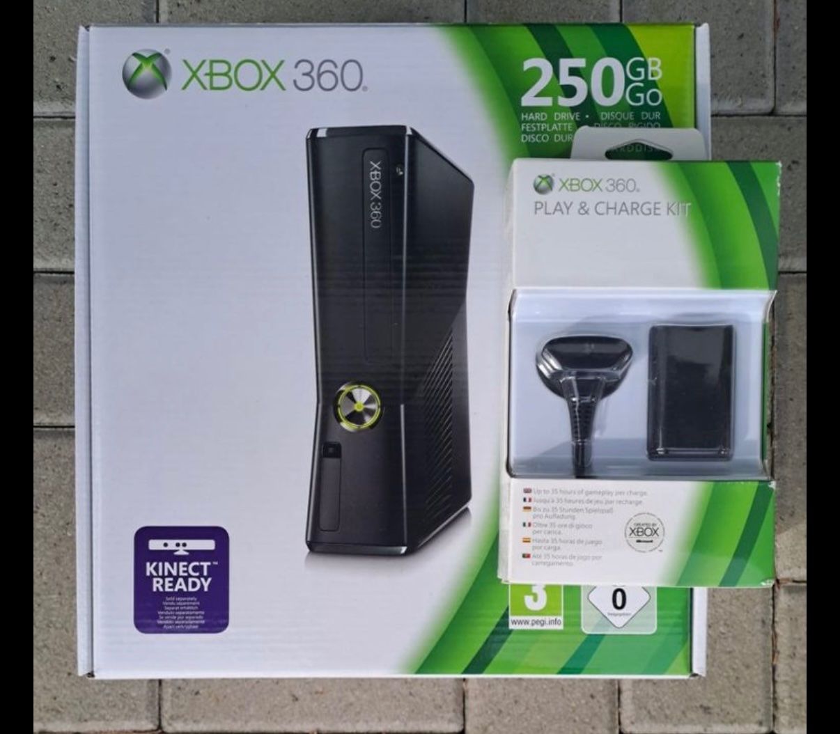 XBOX 360 mit Controller, und Play Charge Kit (Gebraucht) in Emmenbrücke ...