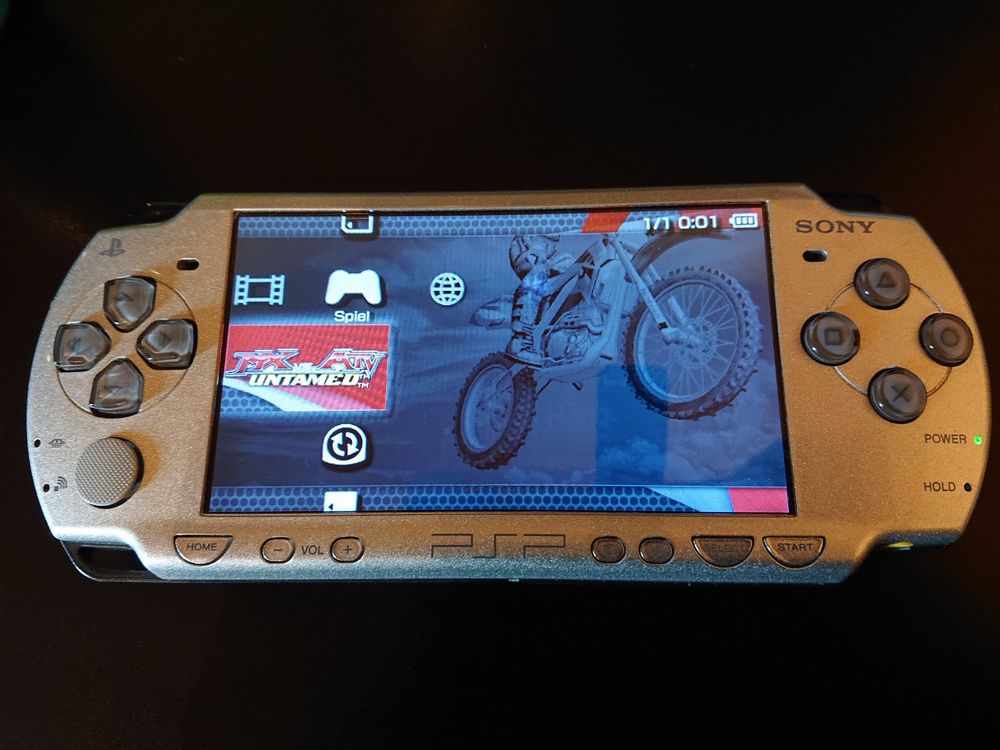 Sony PSP 2004 Konsole - 2GB - Crisis Core Final Fantasy VII (Gebraucht ...