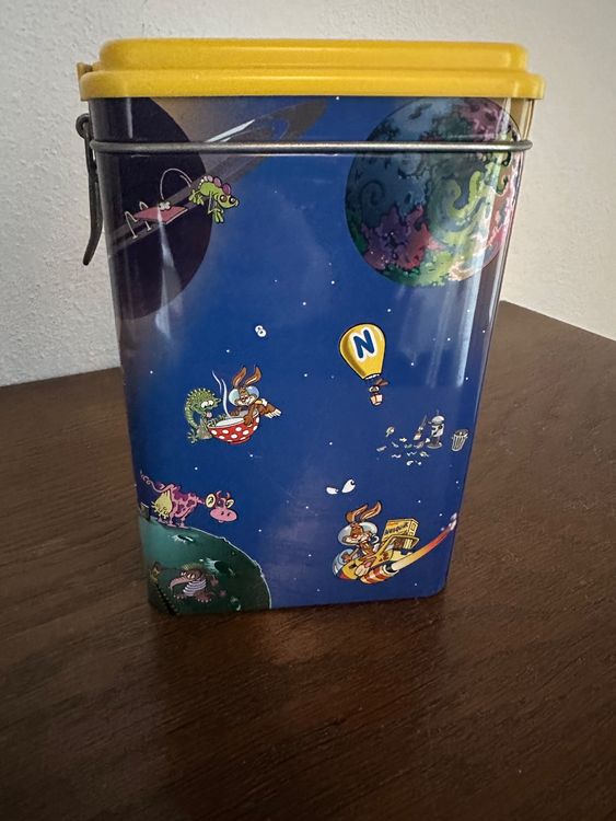Gelbe Nesquik blechdose Weltall, Vintage, Top Zustand! (Gebraucht) in ...