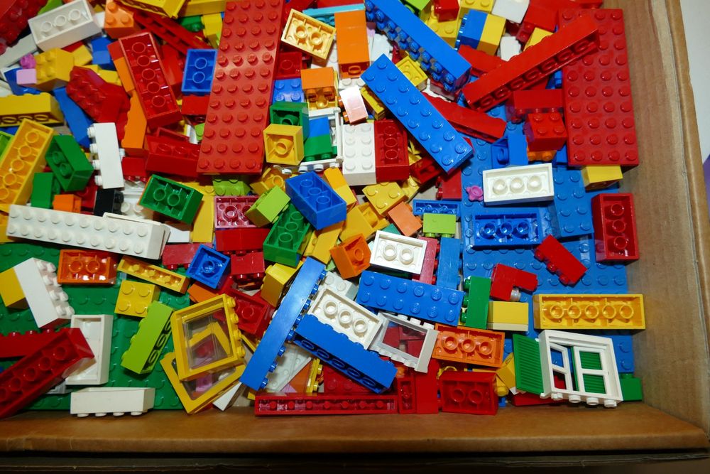 Lego: Viele Bausteine in verschiedenen Formen und Farben (Gebraucht) in Niederhasli für CHF 16 ...