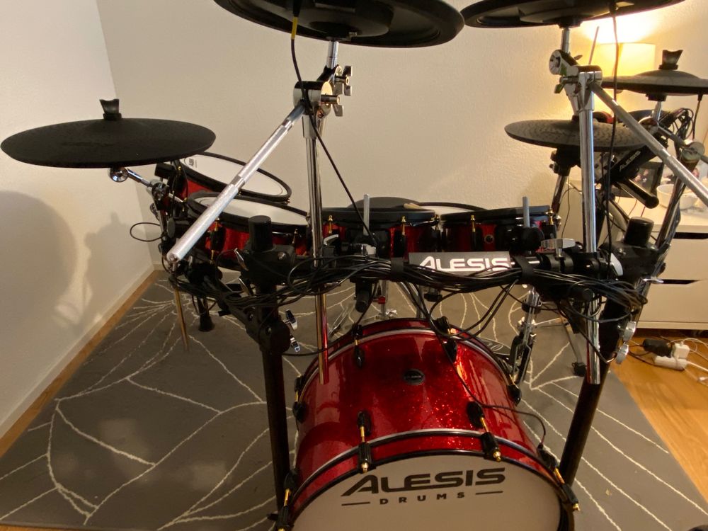 Alesis Strike Pro Special Edition (Kaum gebraucht) (Gebraucht) in Zug ...