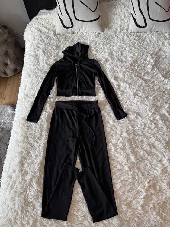 Stylish Black Ribbed Lounge Set (Neu (gemäss Beschreibung)) in ...