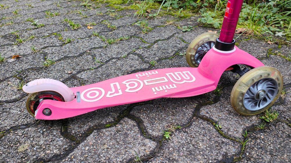 micro DELUXE mini Trottinett pink, mit LED- Räder (Gebraucht) in Wädenswil für CHF 20 – nur ...