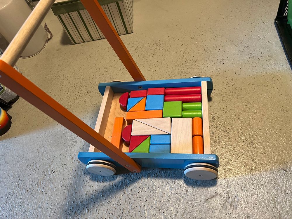 wagen mit klötzen (Gebraucht) in Glattfelden für CHF 1 – nur Abholung auf Ricardo kaufen