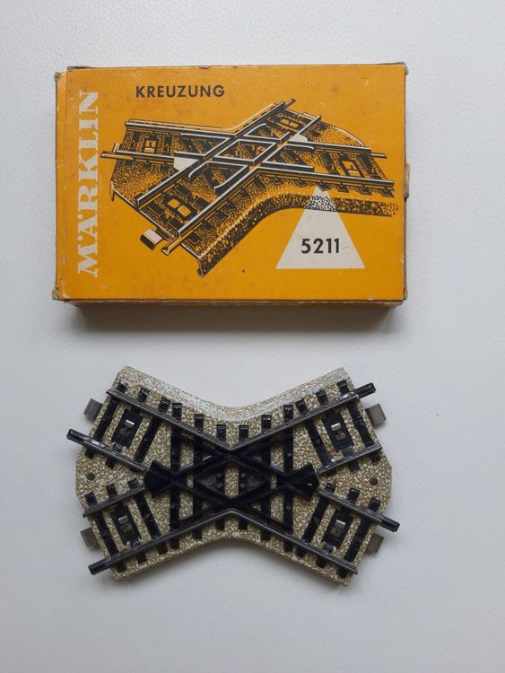 Märklin M-Gleis Kreuzung HO 5211 (Gebraucht) in Hinwil für CHF 2 – mit ...