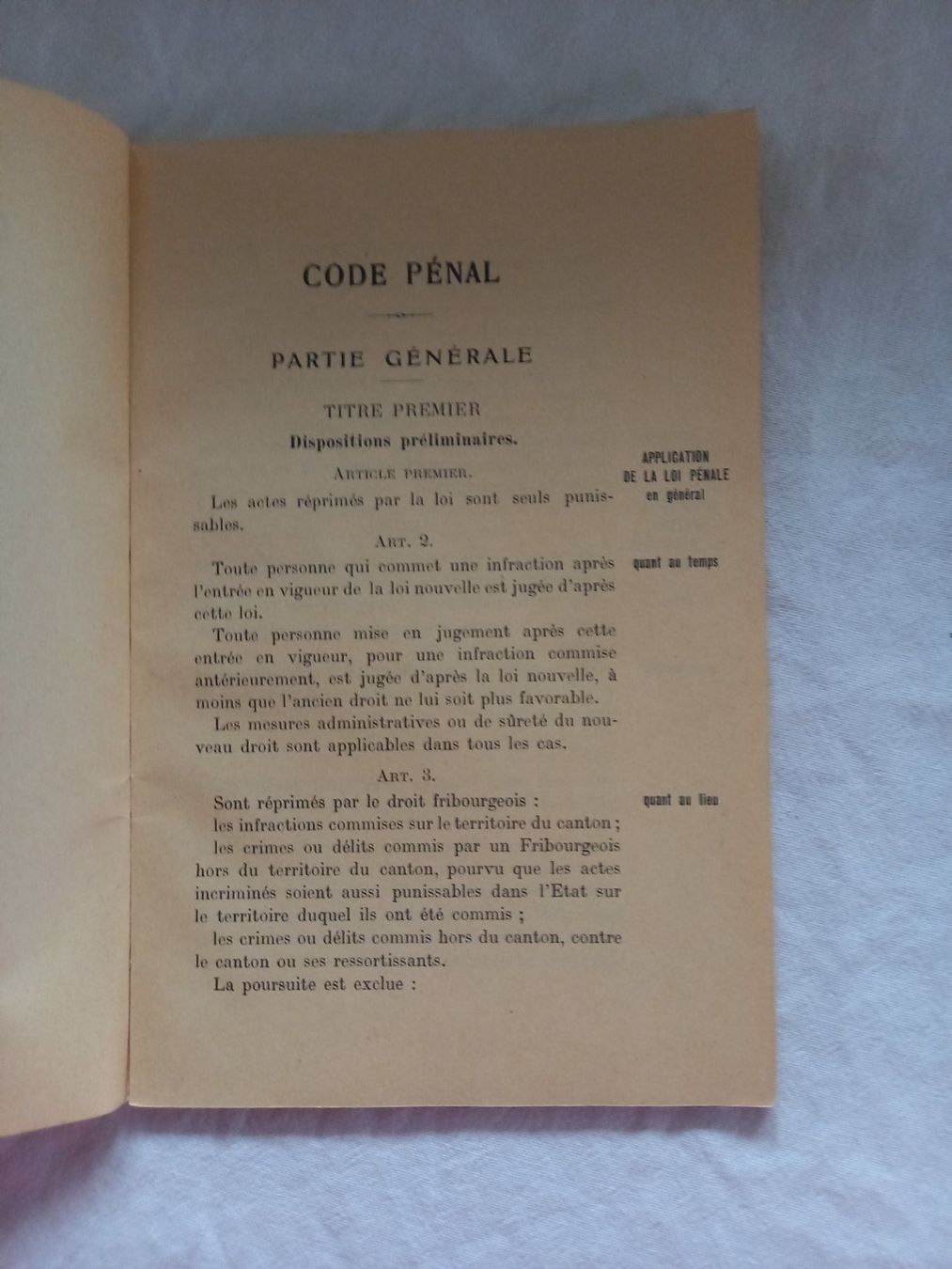 Code pénal du Canton de Fribourg, 1924 (D'occasion) à Rossens FR pour ...